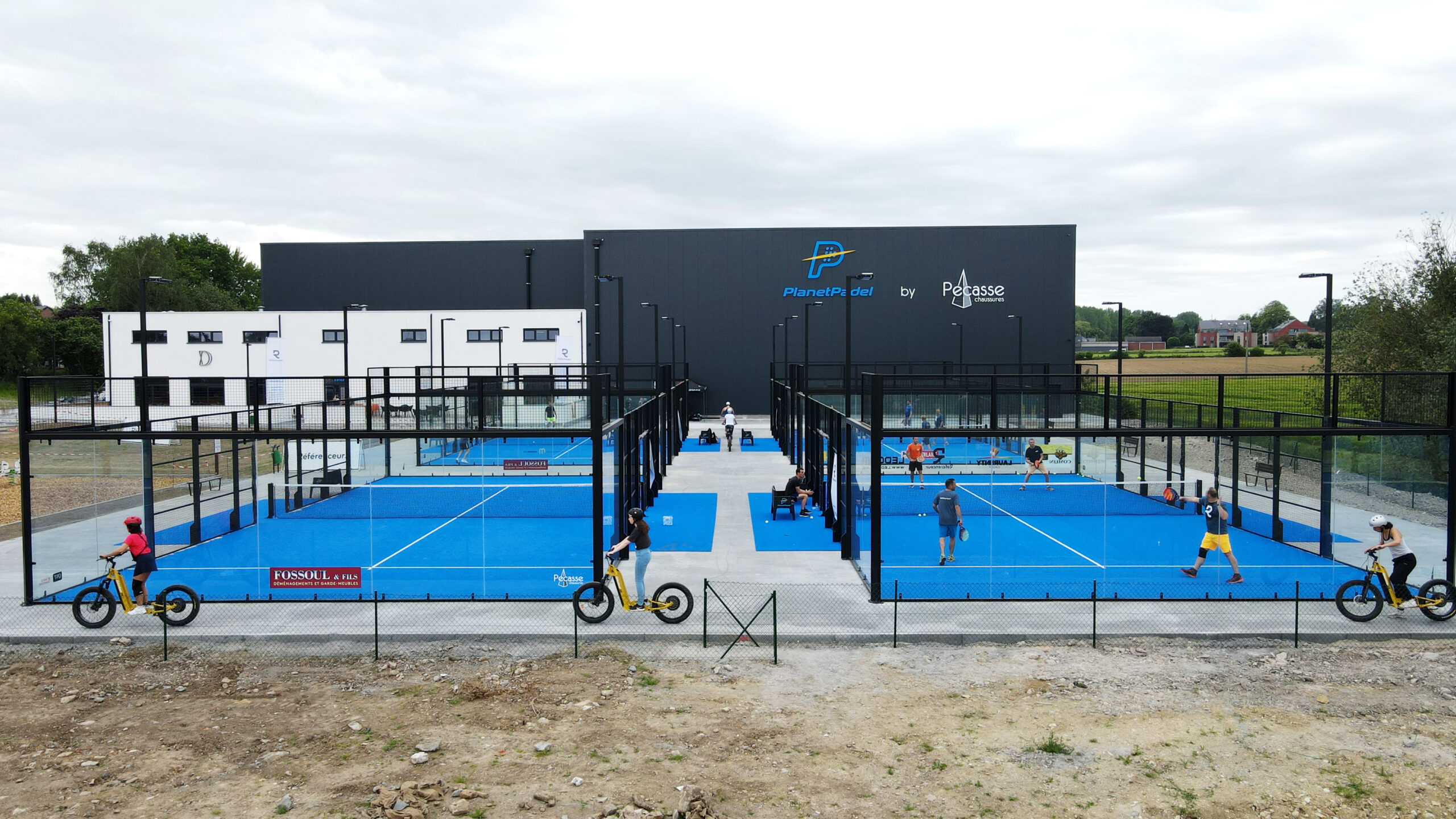 Découvrez notre club de Padel en images à St-Georges-sur-Meuse